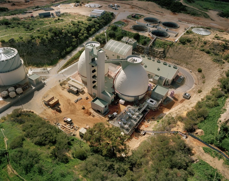 Woodman Point Wastewater Treatment Plant, 2 October 2002. - JPG 209.1 KB