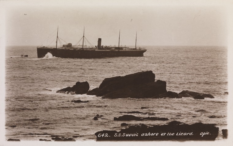 SS Suevic ashore at the Lizard - JPG 96.6 KB