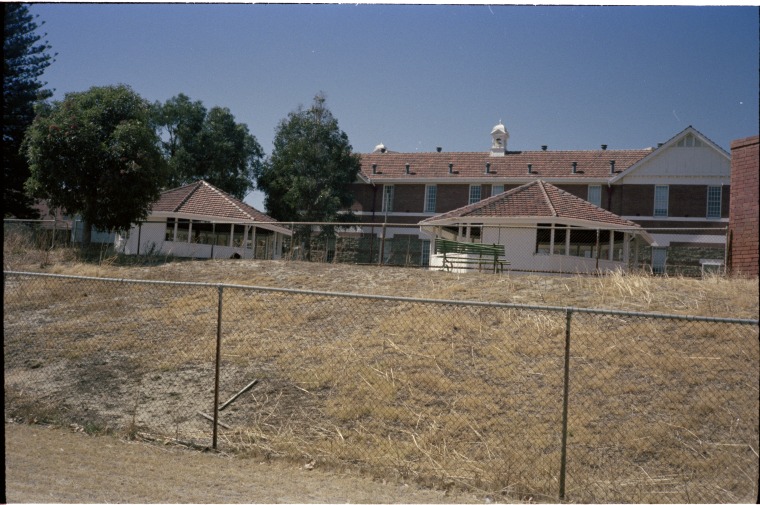 Swanbourne Hospital, March 1985. - JPG 139.3 KB