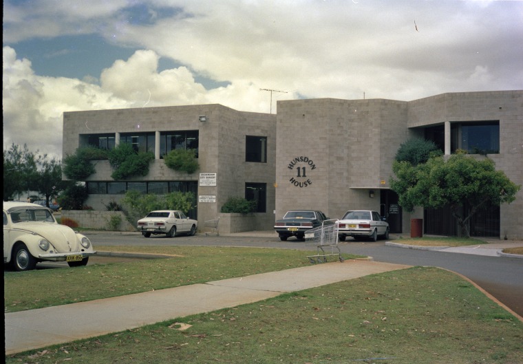 Rockingham buildings and memorials. - JPG 107.0 KB
