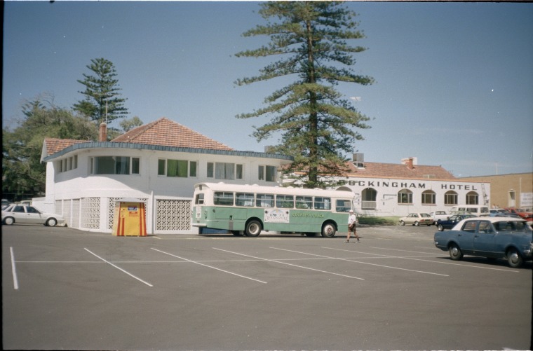 Rockingham buildings and memorials. - JPG 91.7 KB