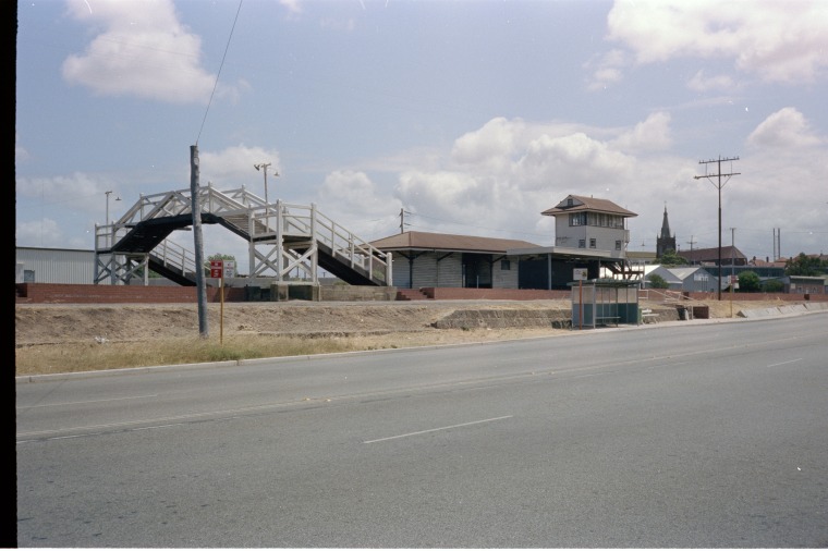 Subiaco Railway Station, December 1982. - JPG 84.0 KB
