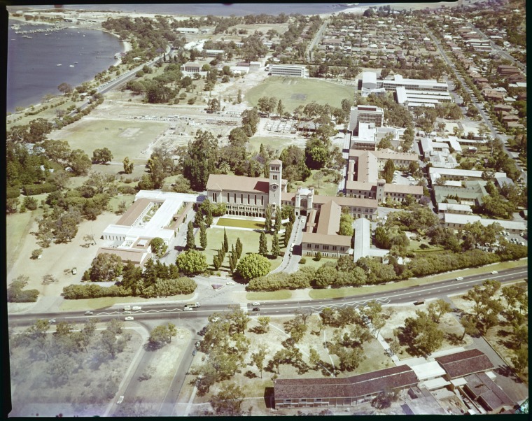 Aerial view of the University of Western Australia, with the Reid ...
