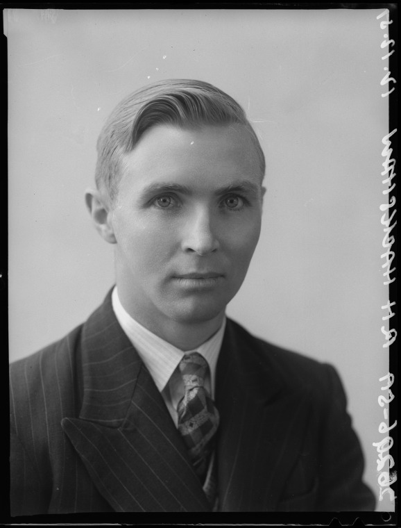 R.H. Hackshaw, 12 December 1951. - State Library of Western Australia