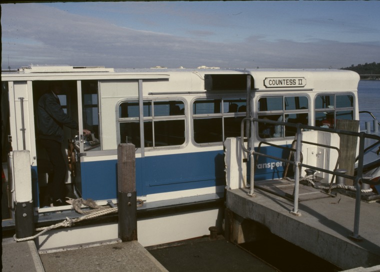 The Countess II Transperth ferry on the Swan River, Perth. - JPG 94.2 KB