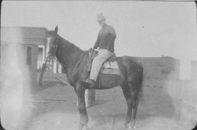 Bill Hay at Minderoo Station. - JPG 83.6 KB
