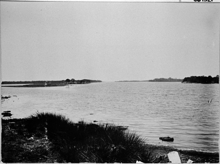 Peel Inlet, Mandurah. - JPG 123.1 KB