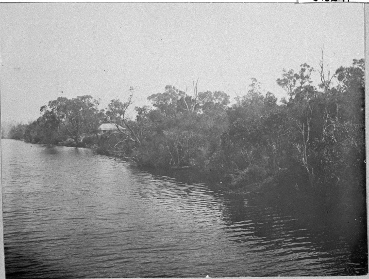 Peel Inlet, Mandurah. - JPG 143.9 KB