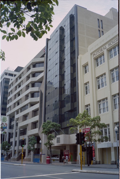 St George's Terrace, Perth : part two. - JPG 117.2 KB