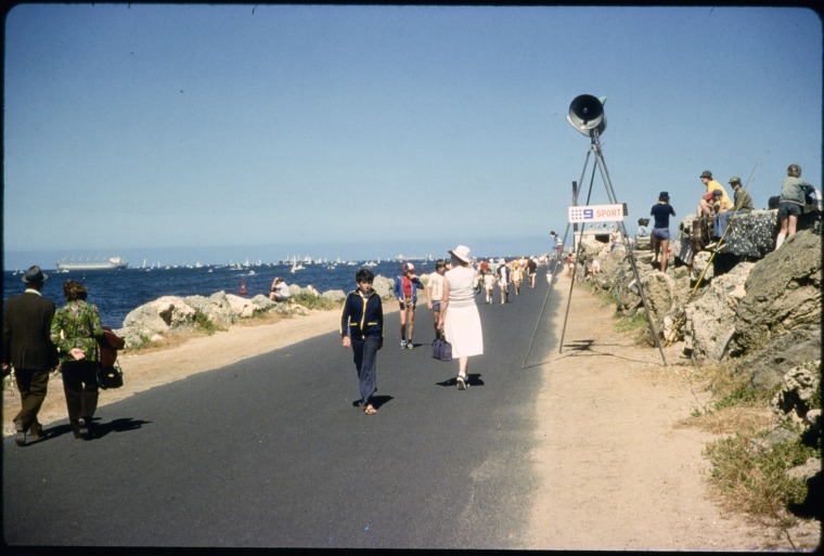 Parmelia Yacht Race spectators, Fremantle Harbour. - JPG 99.9 KB