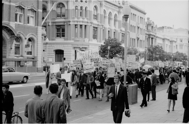 Demonstration supporting Vietnam War conscientious objectors. - JPG 106 ...