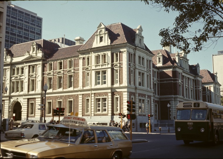 Old Treasury Buildings, Perth. - JPG 143.4 KB