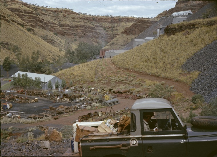 Wittenoom Gorge Mine. - JPG 147.1 KB