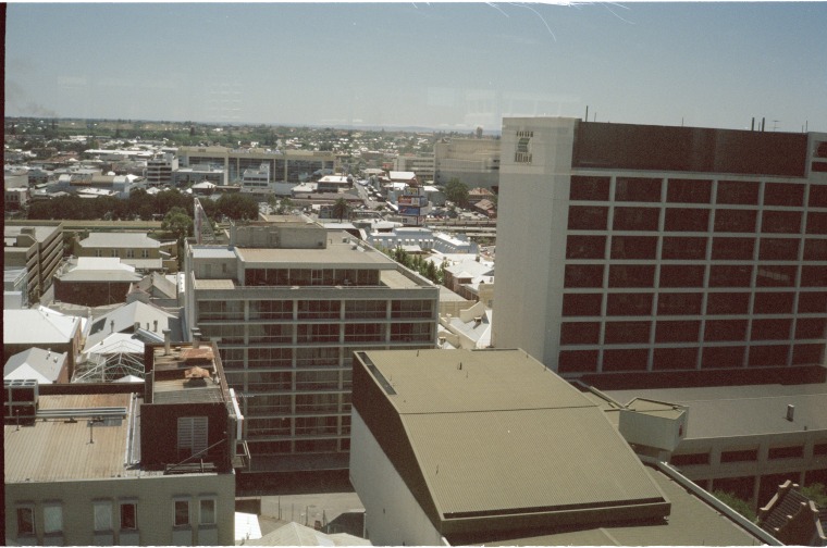 Perth from the 11th floor of Central Park, November 1994. - JPG 108.2 KB