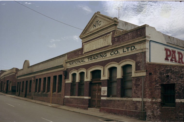 Parrys Department Stores, Railway Parade and Sutherland Street, West ...