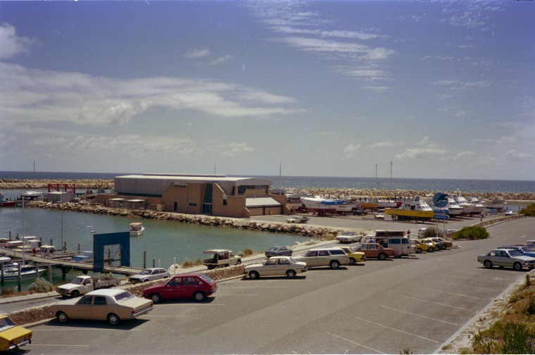 Two Rocks Marina. - JPG 96.7 KB