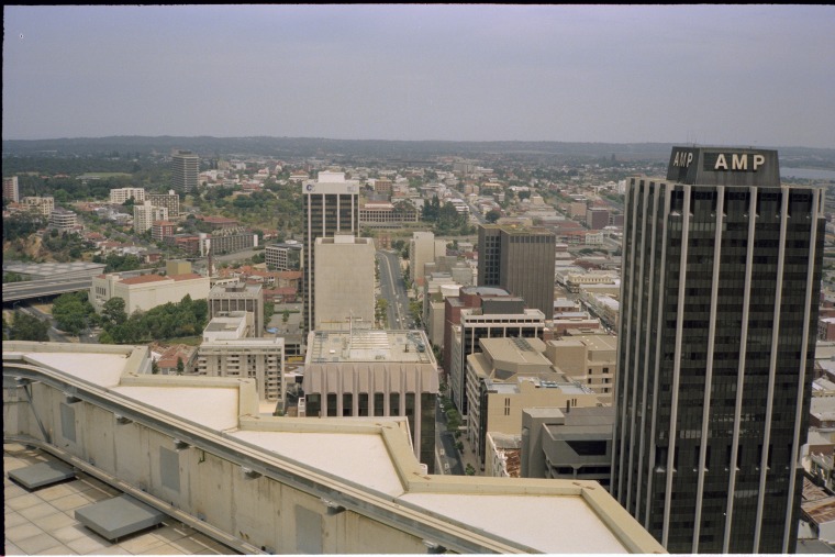 Perth from the 28th floor of Allendale Square, October 1982. - JPG 111.7 KB