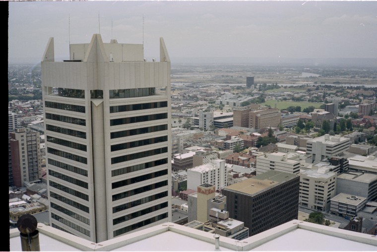 Perth from the 28th floor of Allendale Square, October 1982. - JPG 113.9 KB