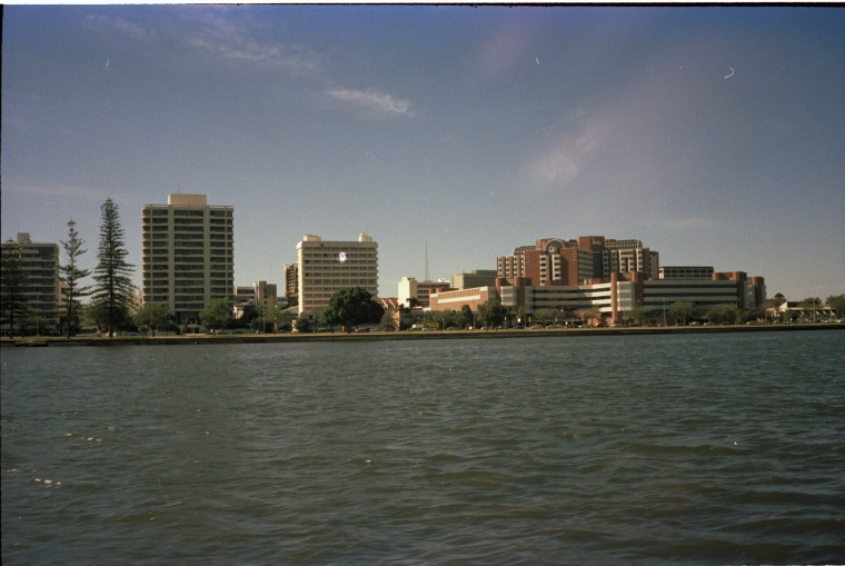 Perth skyline and views taken during 1985. - JPG 87.7 KB
