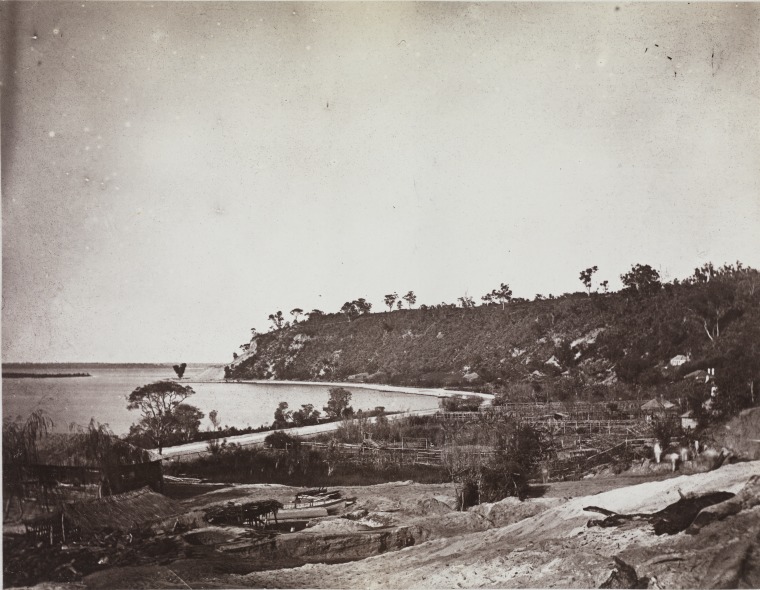 Mt Eliza from top of clay pit with convicts at work. - JPG 127.0 KB