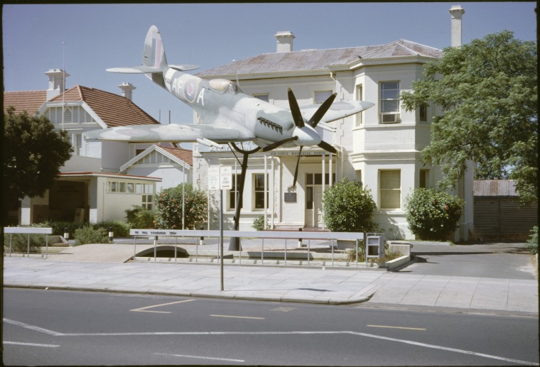 Spitfire PK481 in front of Air Force Memorial House, 207 Adelaide ...