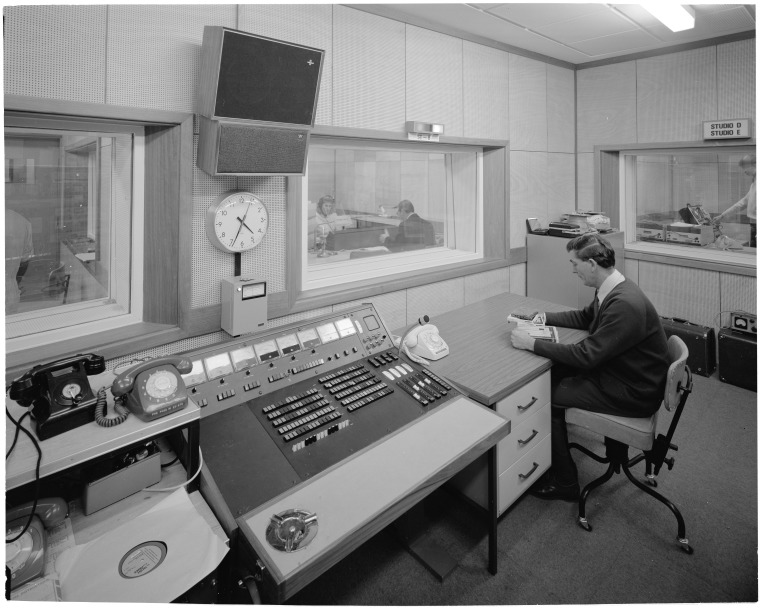 Radio station 6IX studios at Tuart Hill, August 1971. - JPG 115.9 KB