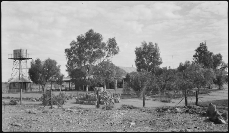 Hillside Station Homestead, Marble Bar. - JPG 96.7 KB