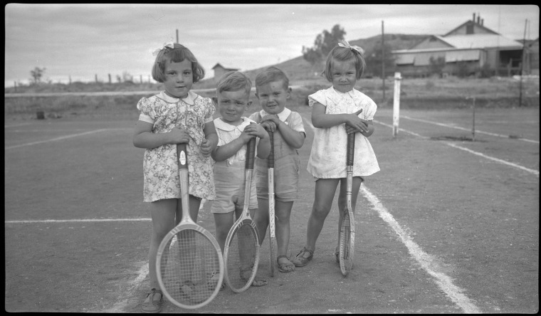 Tennis players, Marble Bar, Western Australia. - JPG 84.5 KB