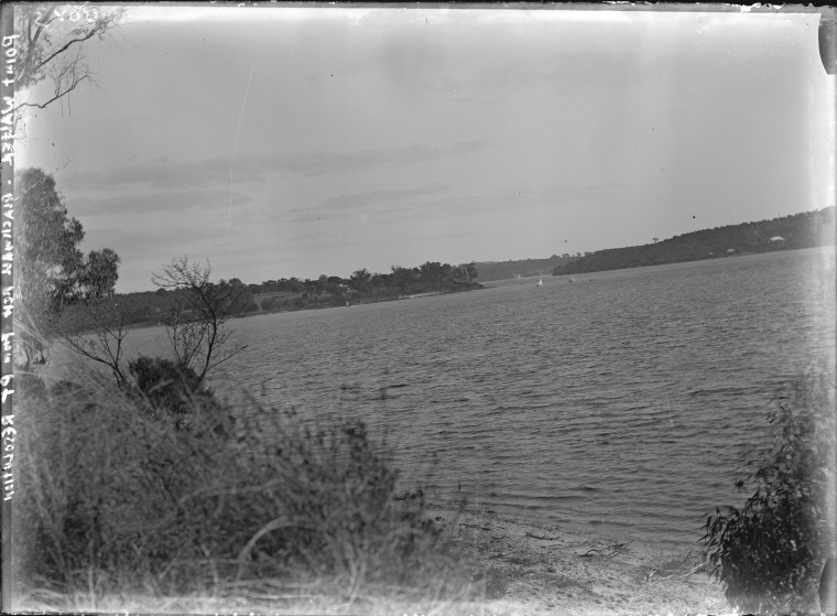 Point Walter and Blackwall Reach from Point Resolution. - JPG 101.9 KB