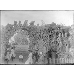 Edith Stevens with her children and mother at Perth Zoo, 18 April 1910.