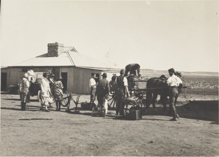 Irwin River geology excursion based at Nangetty Station packing up in ...