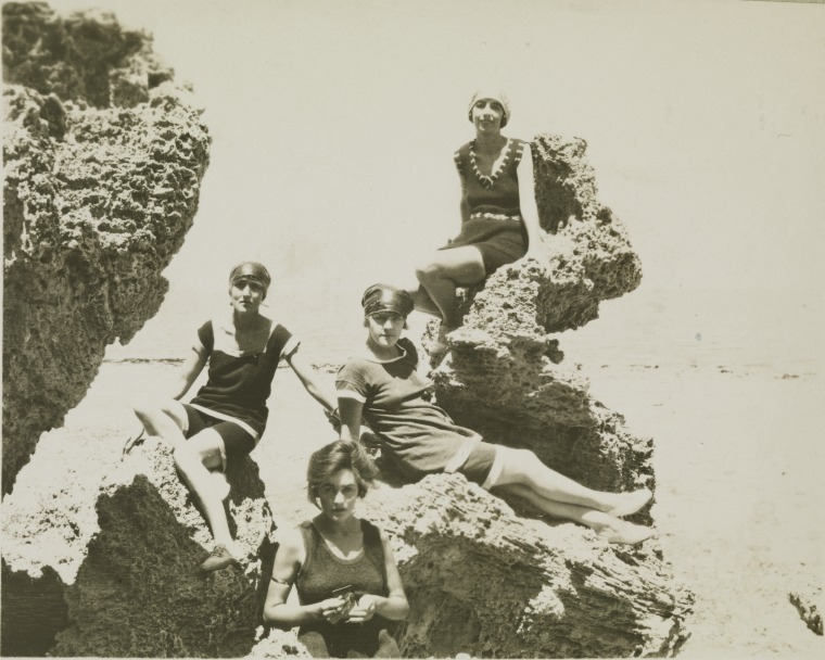 Pearl Simmons, Flora Renou, Vera Gardner. - JPG 118.3 KB