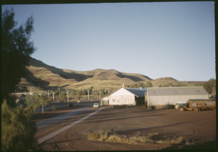 Wittenoom mine and town. - JPG 65.3 KB