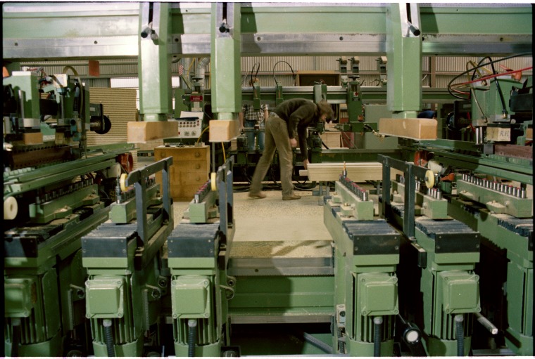 Manufacturing desks at the Allwood Furniture factory. - JPG 125.2 KB