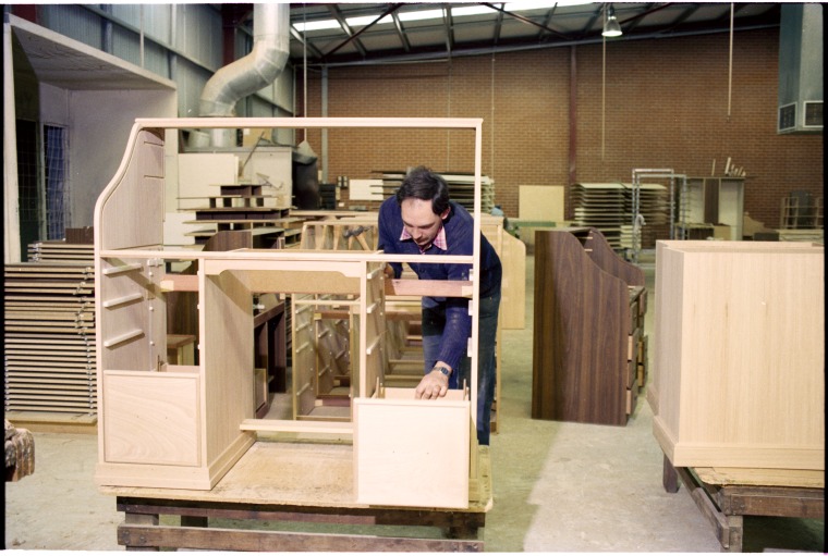 Manufacturing desks at the Allwood Furniture factory. - JPG 111.5 KB