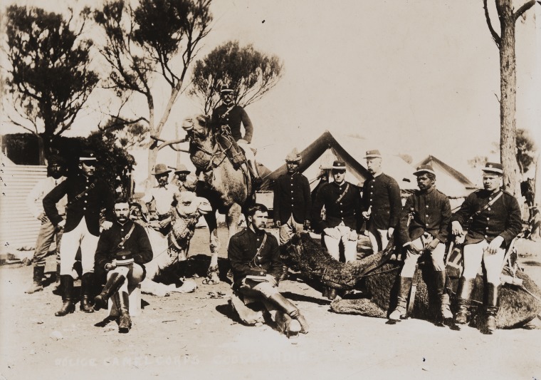Police and Aboriginal trackers. - JPG 138.6 KB