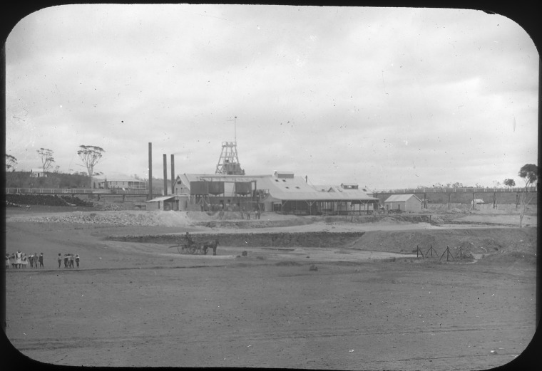 Burbanks Birthday Gift Gold Mine, Coolgardie. - JPG 74.4 KB