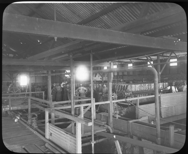 Machinery at Lake View Consols Mine, Kalgoorlie. - JPG 105.2 KB