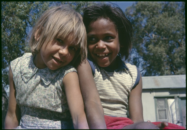Hilda and Gwen at Allawah Grove. - JPG 107.4 KB