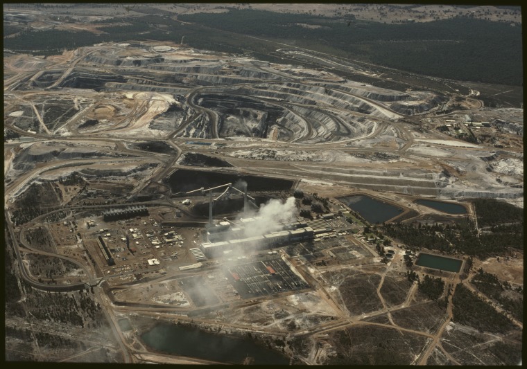 Aerial photographs of the Muja Power Station and open cut coal mine ...