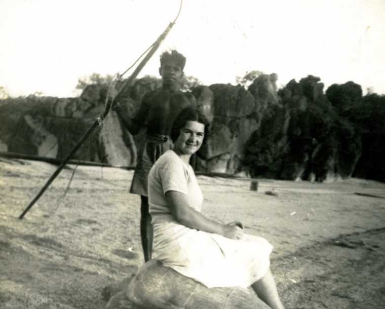 Kathleen Walker and a Bardi warrior on Sunday Island. - JPG 80.5 KB