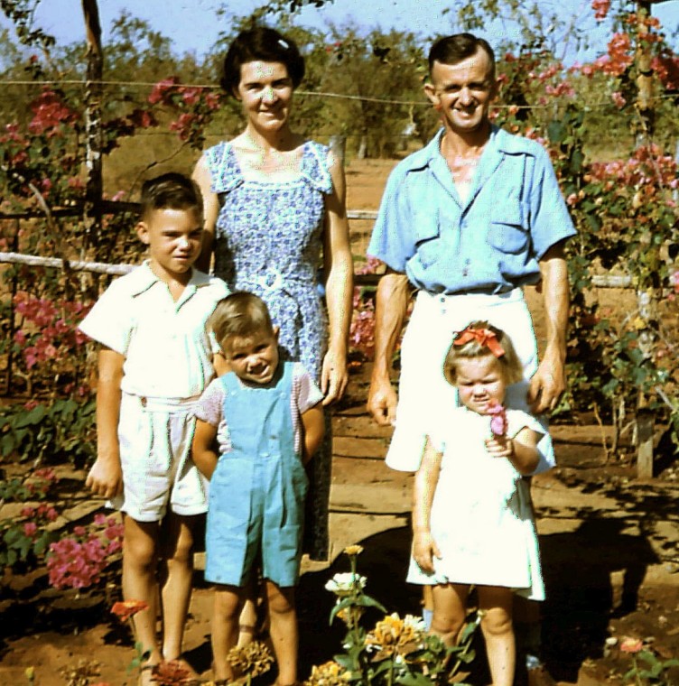 Preston Walker and family at Fitzroy Crossing Mission. - JPG 187.6 KB