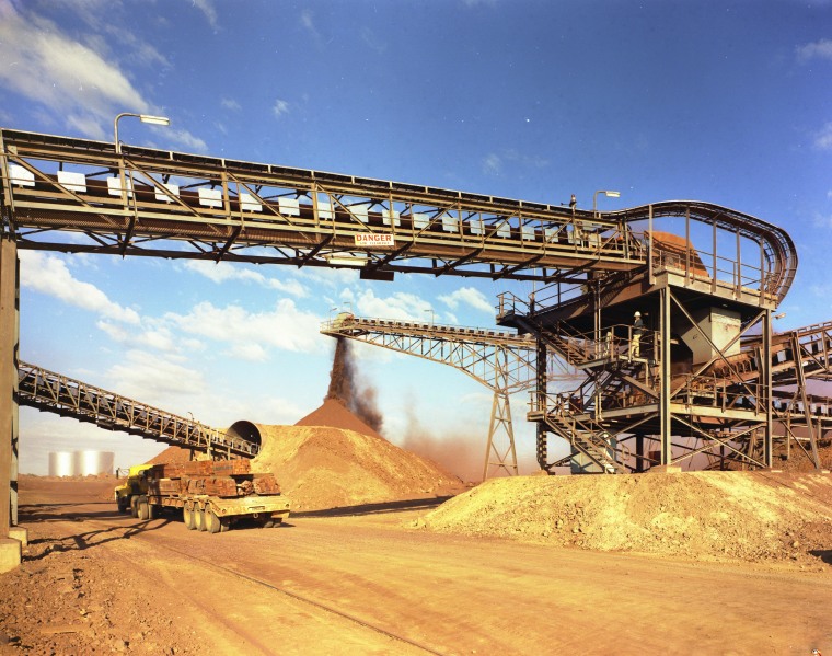 Hamersley Iron port and iron ore processing plant under construction at ...