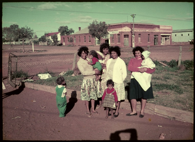 Portraits of Aboriginal people near the Exchange Hotel, Leonora ...