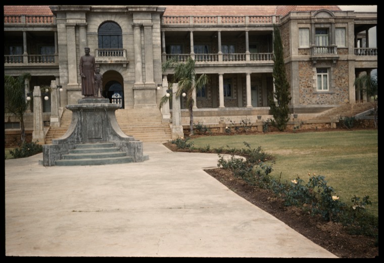 Brother Keaney's grave and memorial at Bindoon. - JPG 113.2 KB