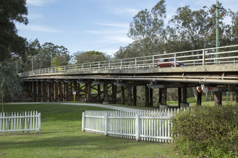 Pinjarra Bridge across the Murray River, 30 June 2017. - JPG 161.6 KB