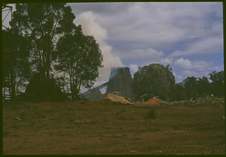 Burner at Bunnings Mill, Nannup, Western Australia. - JPG 90.2 KB