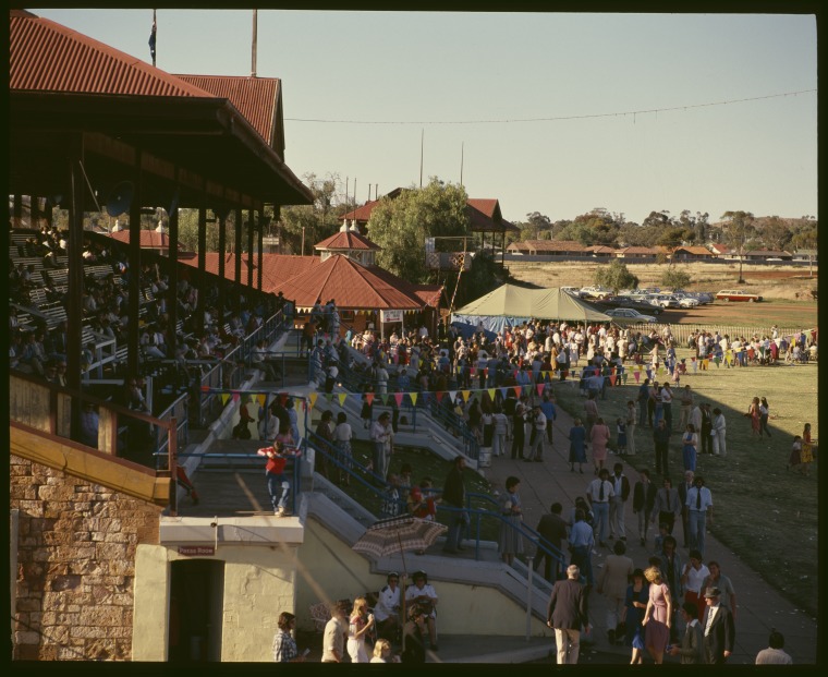 Horse racing, Kalgoorlie Race Course, 18 July 1981. - JPG 135.0 KB