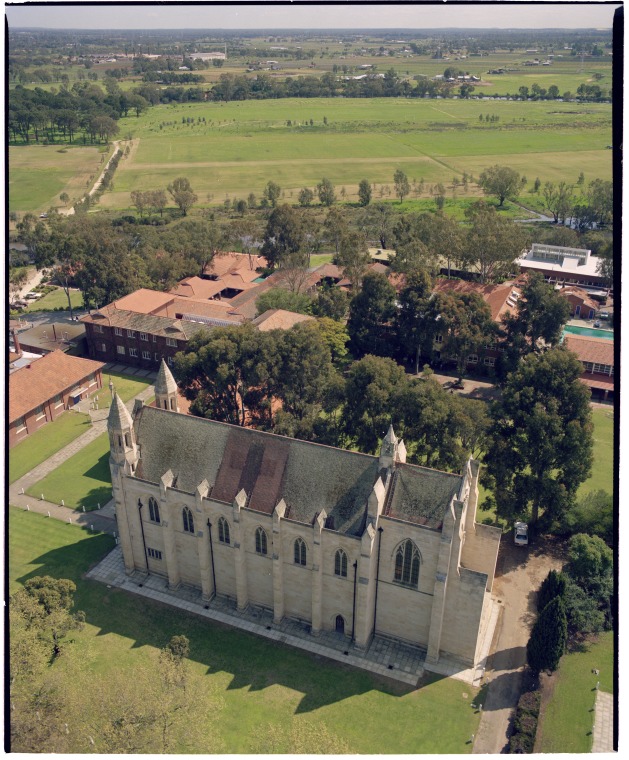 Aerial photographs of Guildford Grammar School, September 1991. - JPG ...