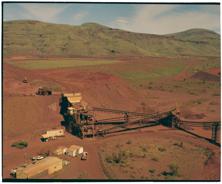 Aerial photographs the Brockman 2 iron ore mine, 15 May 1995. - JPG 146 ...